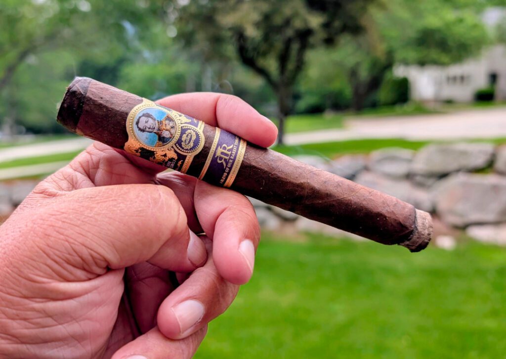 Cigar Review: R&R The Soldier King Broadleaf Toro - The Barrel Burner